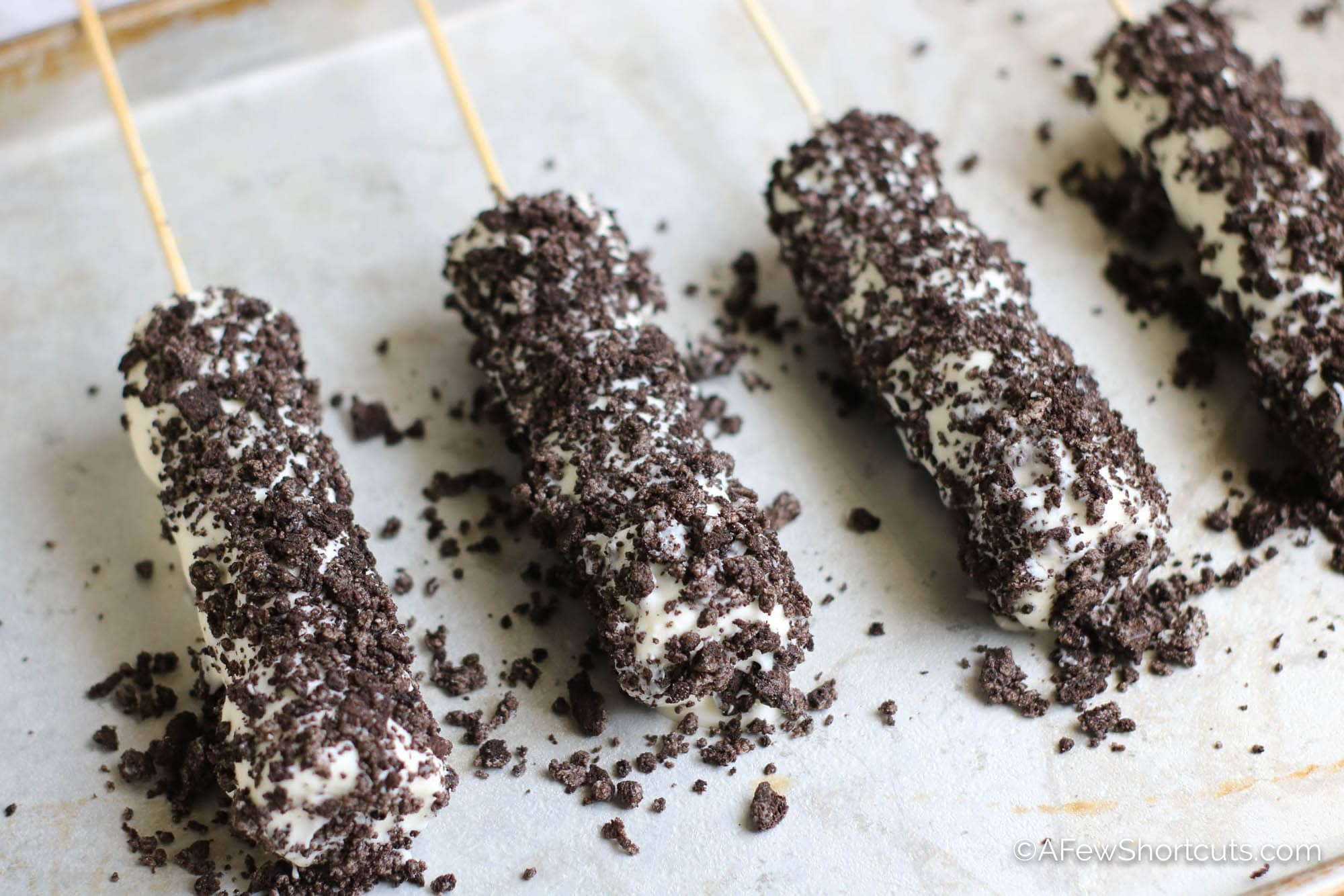 Cookies & Cream Marshmallow Pops Recipe - A Few Shortcuts